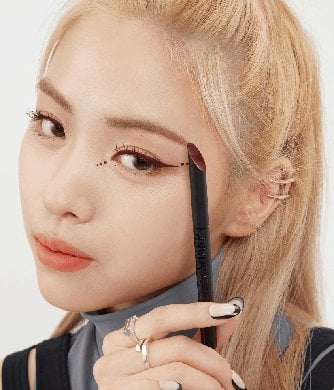 FIT ME反孔特霧控油粉底液 - Maybelline